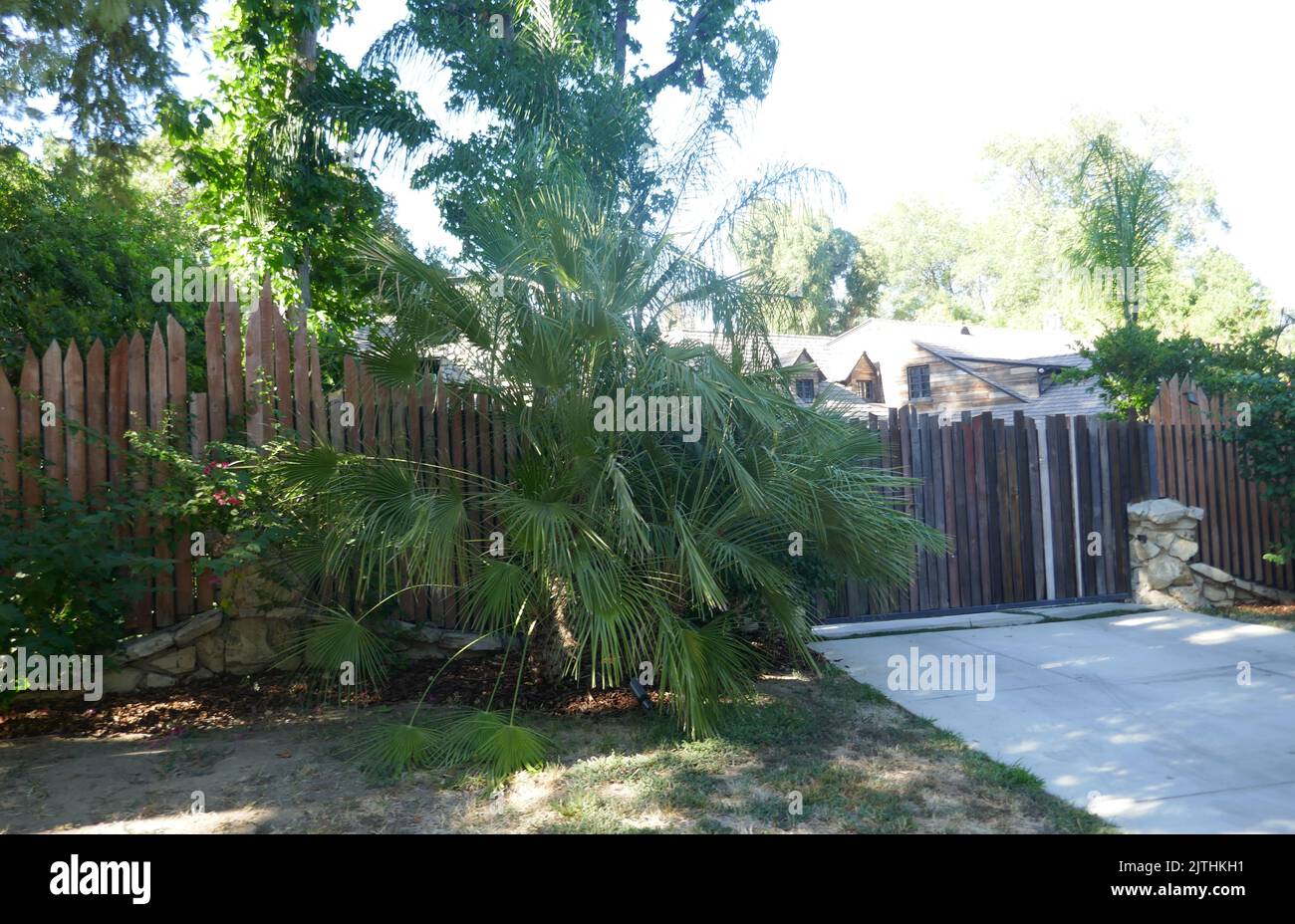 Encino California, USA 27th August 2022 Singer Machine Gun Kelly's home ...