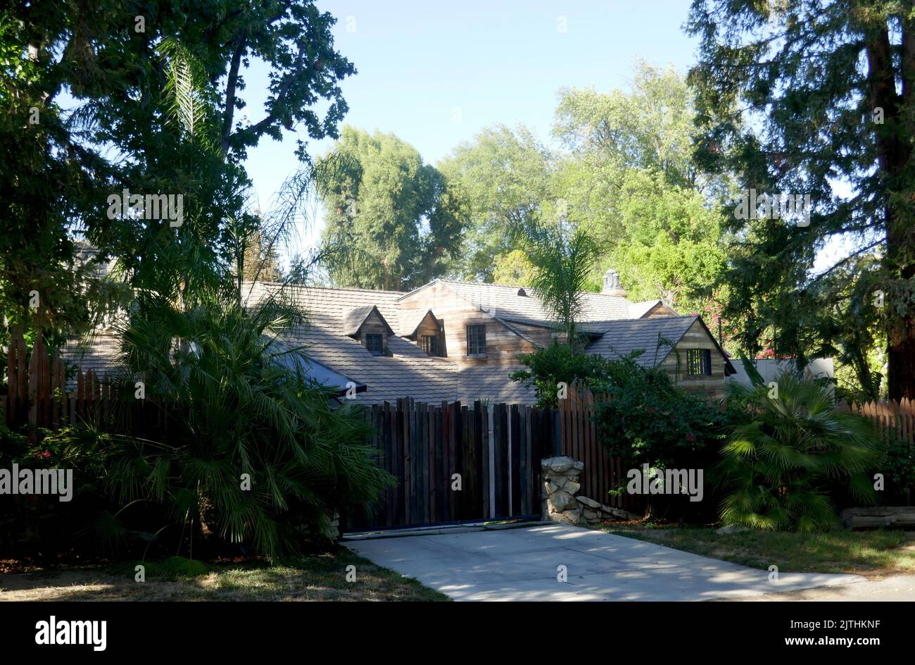 Encino California, USA 27th August 2022 Singer Machine Gun Kelly's home ...