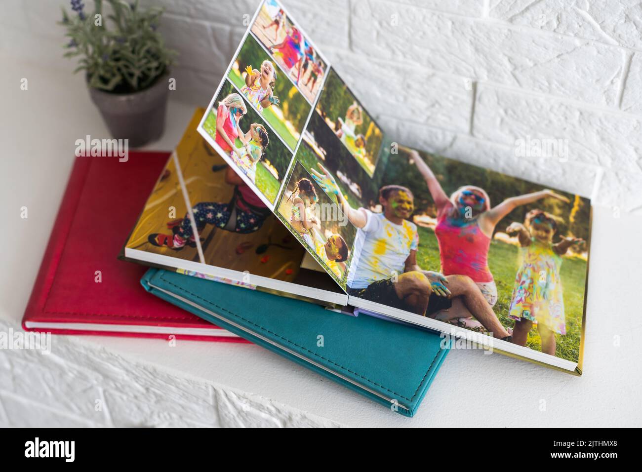 Photoalbum border hi-res stock photography and images - Alamy