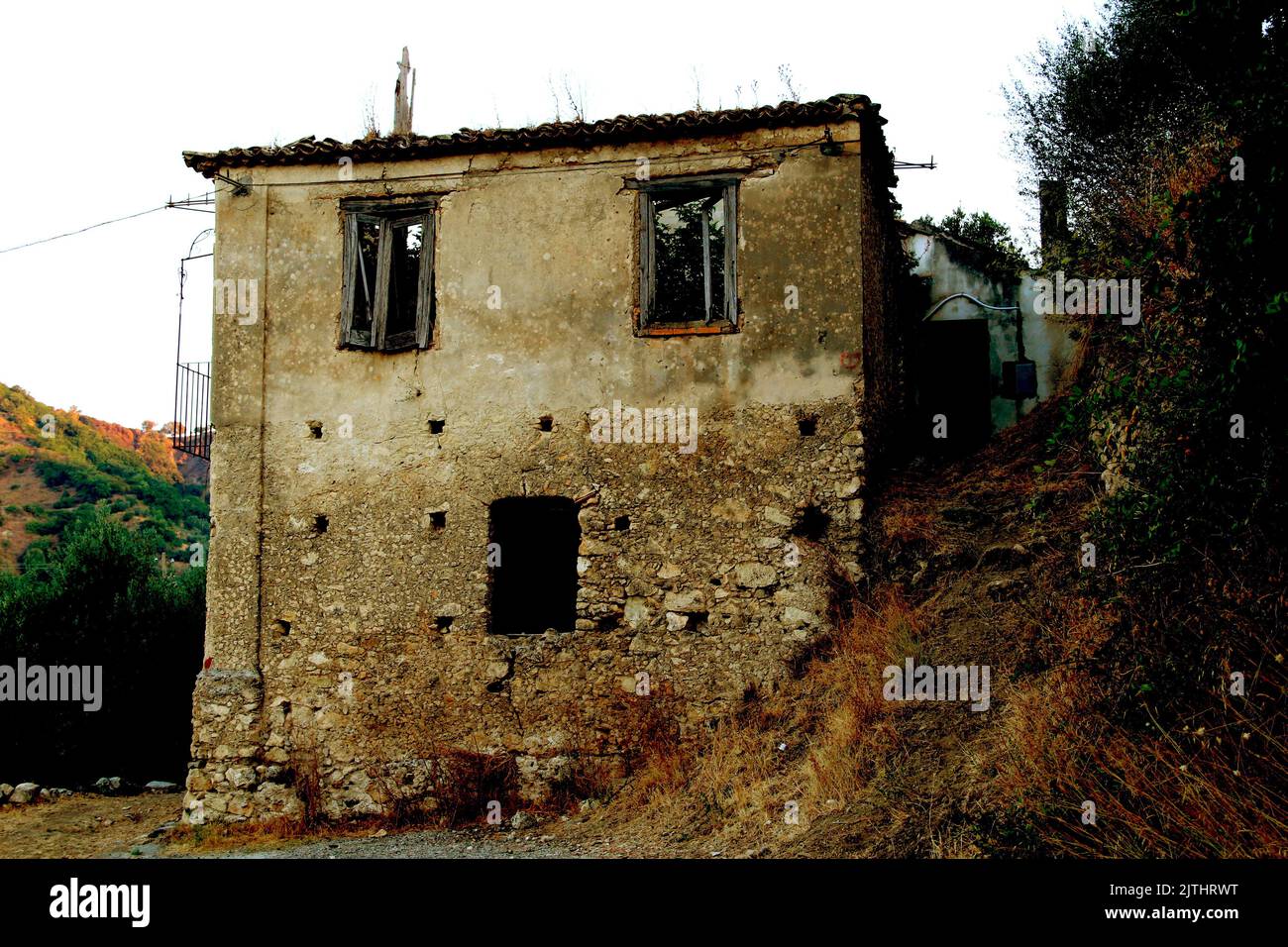 Old rural building hi-res stock photography and images - Alamy