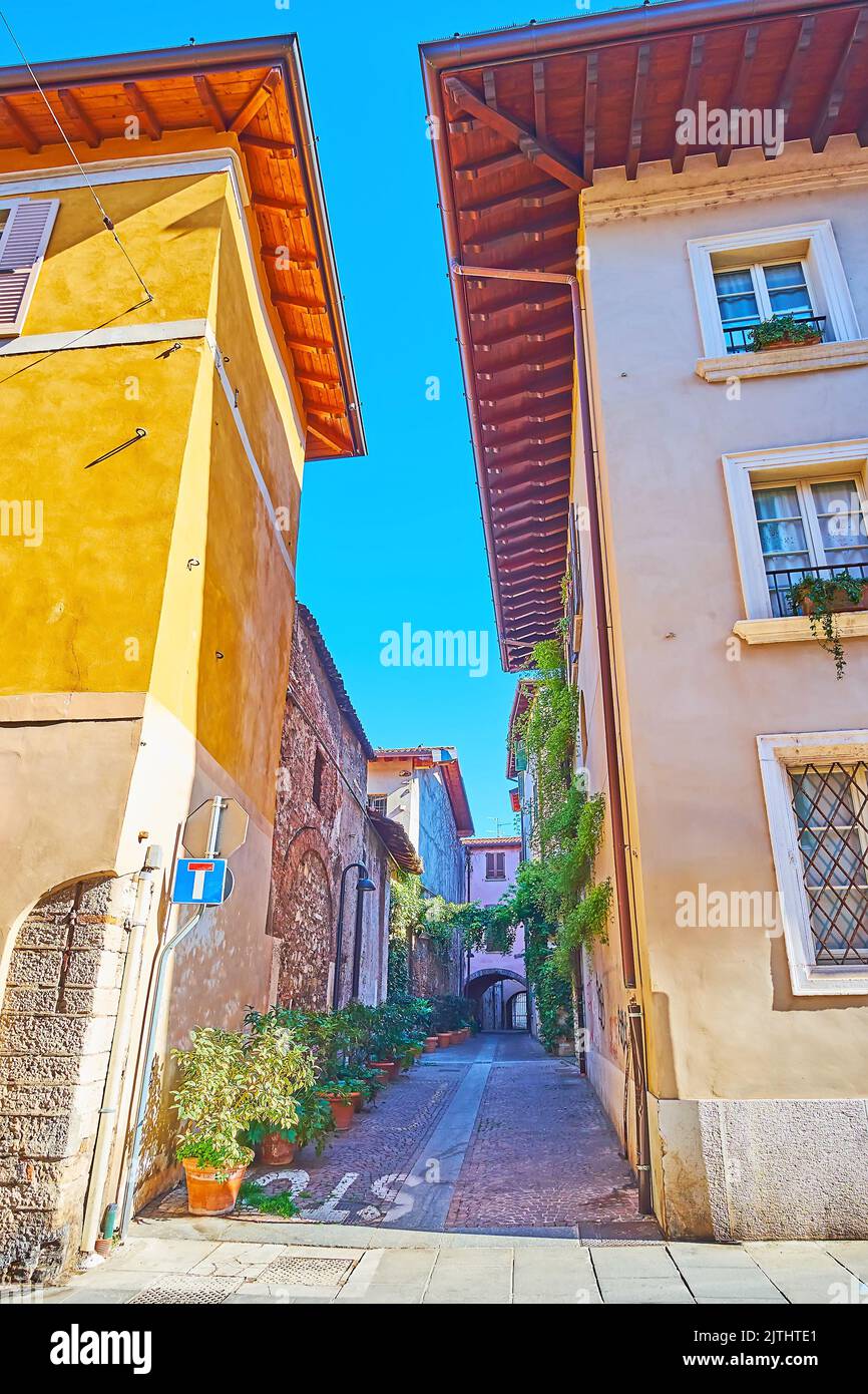 Via elia capriolo hi-res stock photography and images - Alamy