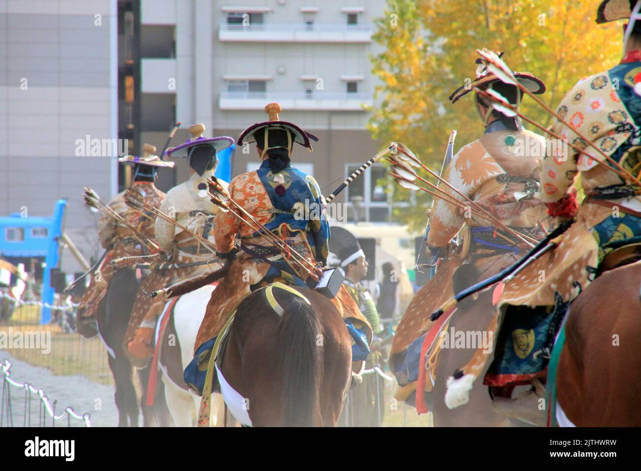 Archer in ancient samurai warrior hi-res stock photography and images ...