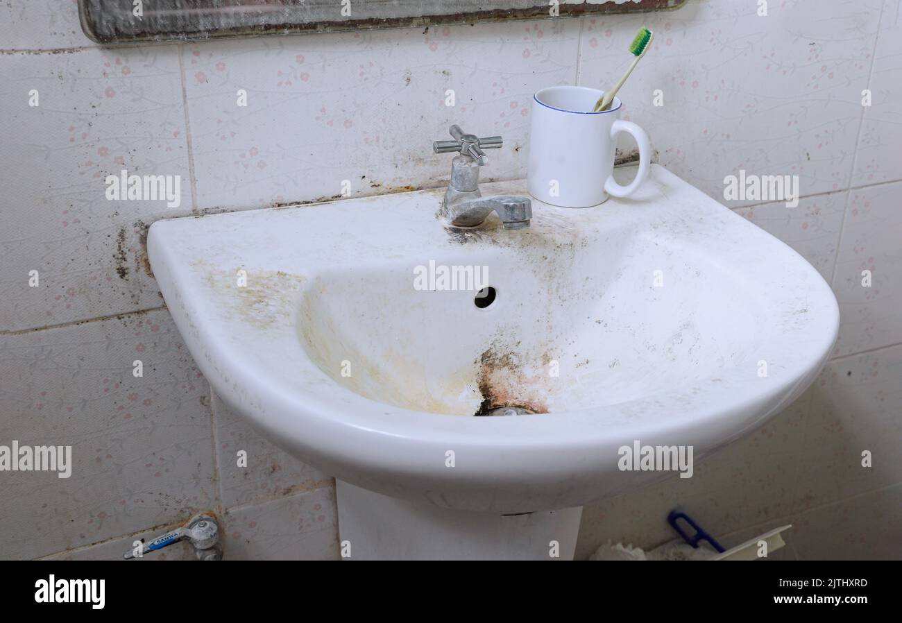 Disgusting dirty toilet bowl hi-res stock photography and images - Alamy