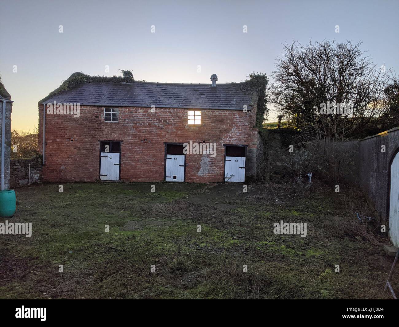 Old stable yard uk hi-res stock photography and images - Alamy Old stable yard uk hi-res stock photography and images - Alamy