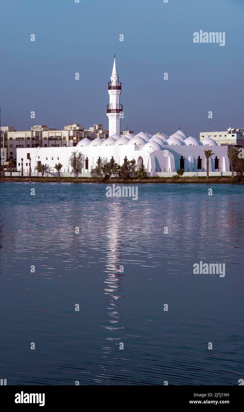 Jaffali Mosque by the Lake Arbaeen Jeddah Saudi Arabia Stock Photo - Alamy