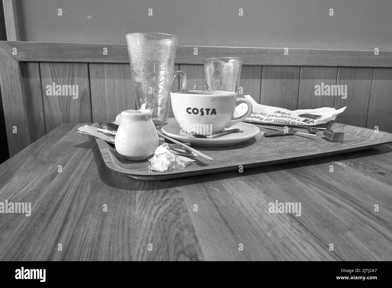 Coffee shop restaurant scene Black and White Stock Photos & Images - Alamy