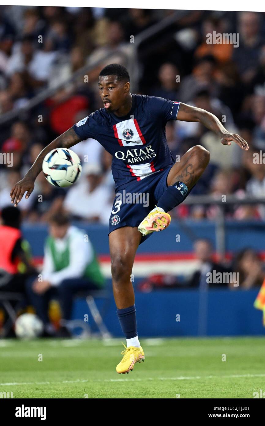 PARIS - Presnel Kimpembe of Paris Saint-Germain during the French Ligue ...