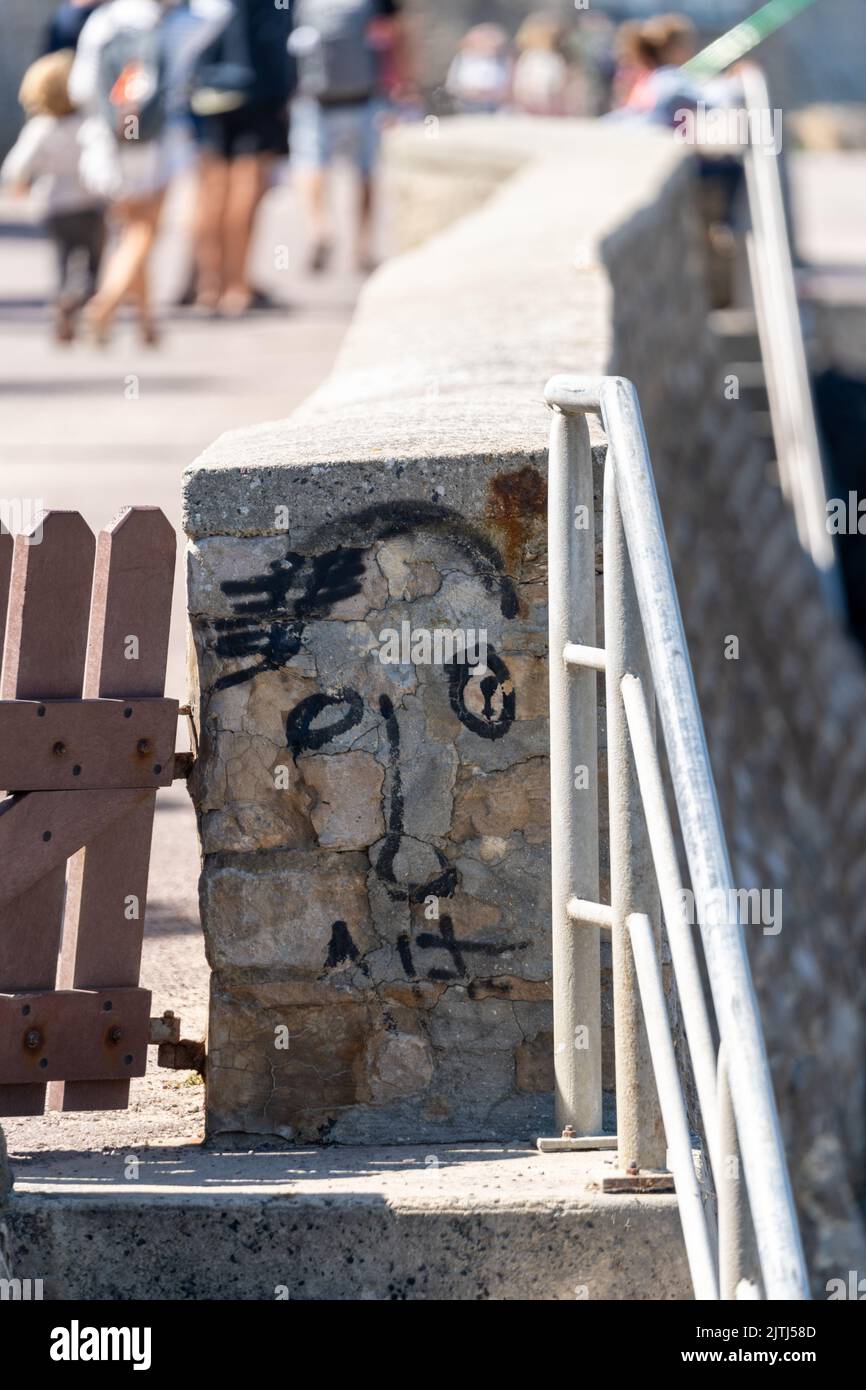 Graffiti on sea wall hi-res stock photography and images - Alamy