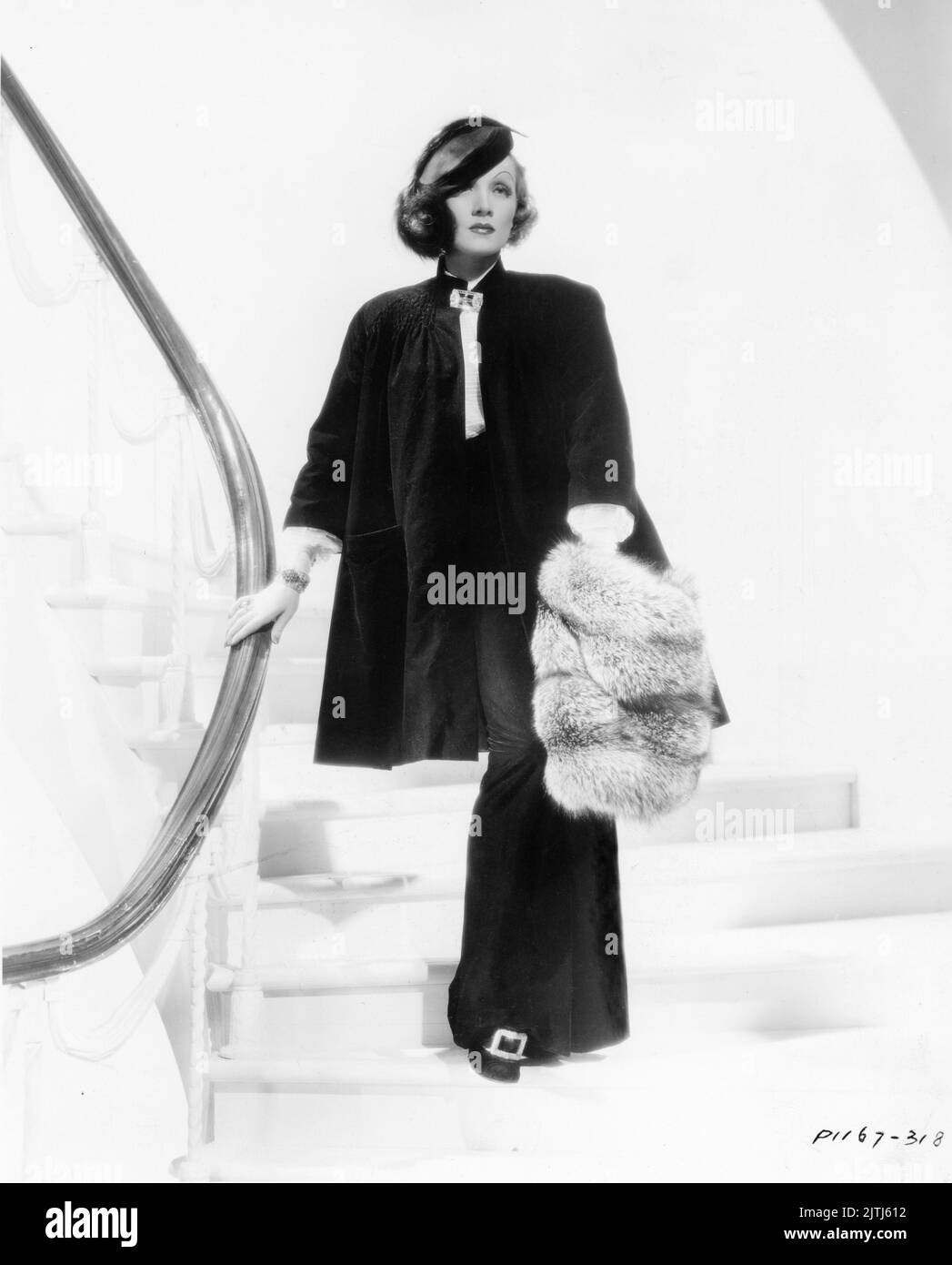 MARLENE DIETRICH 1935 Portrait in Dinner Suit designed by TRAVIS BANTON ...