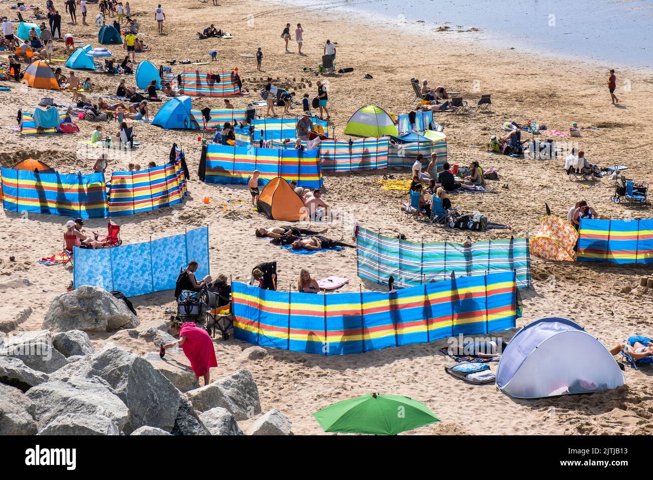 Busy seaside uk hi-res stock photography and images - Alamy