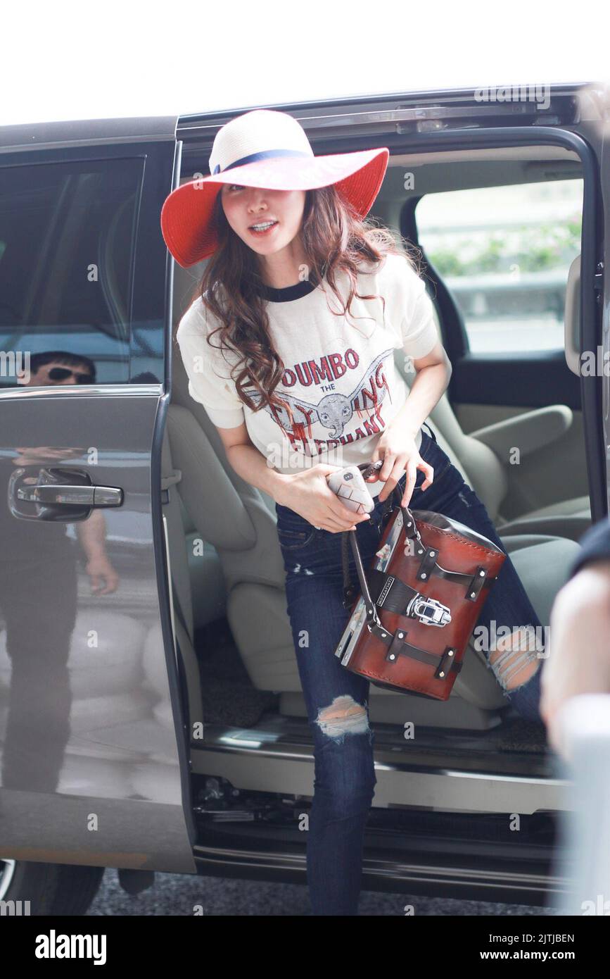 Taiwanese actress Lin Chi-ling arrives at the Shanghai Hongqiao ...