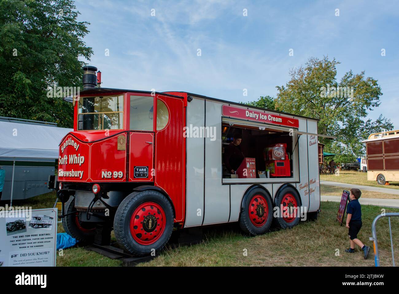 Vintage steam powered bus hi-res stock photography and images - Alamy