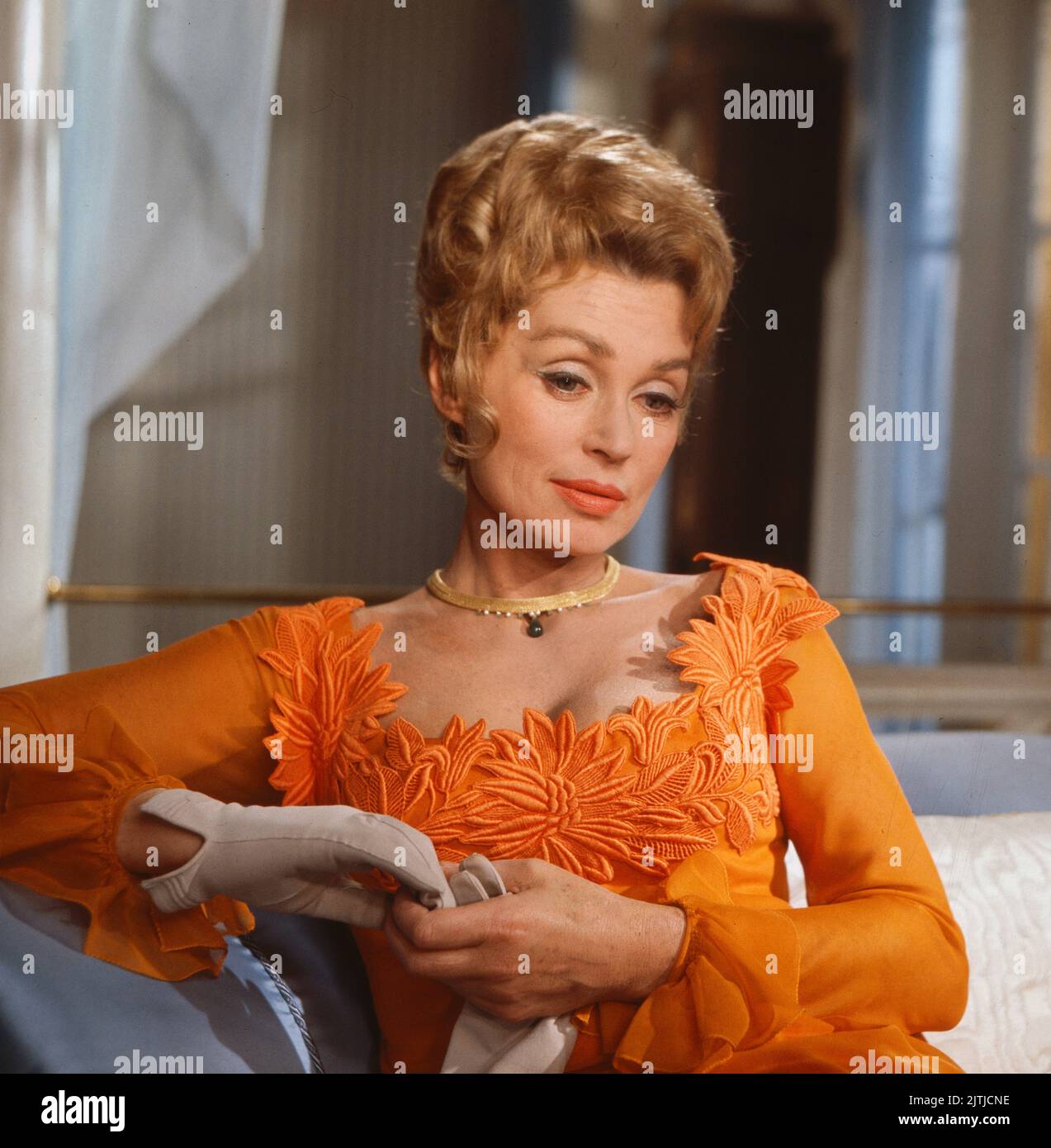 Schauspielerin Lilli Palmer als Fürstin Metternich im Historienfilm ...