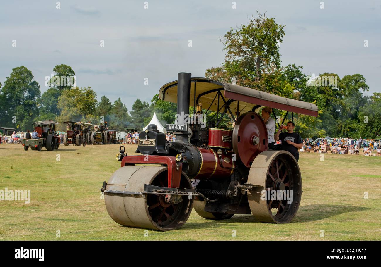 Salop/Shrewsbury steam fair, held at Onslow Park Shrewsbury. A wide ...