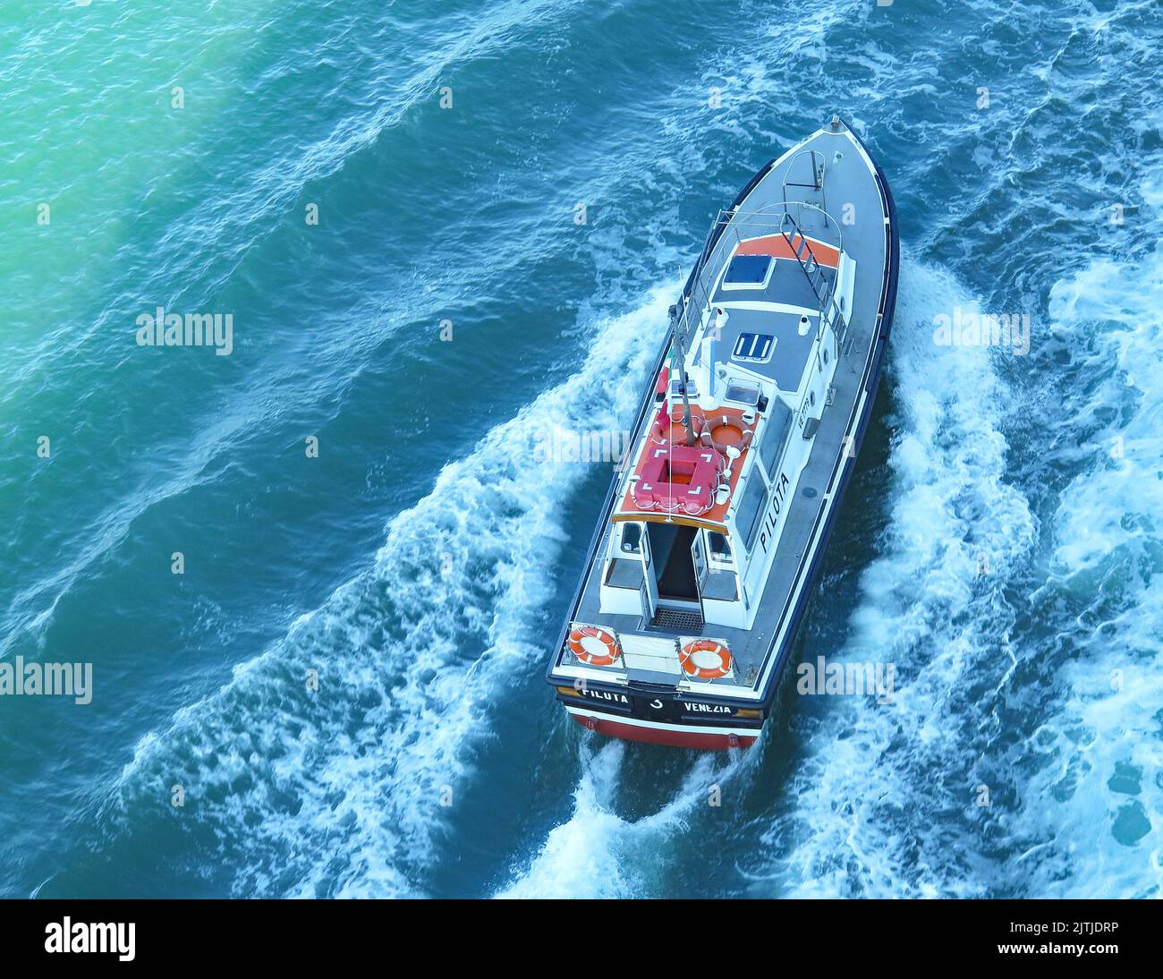 Speed tugboat hi-res stock photography and images - Alamy