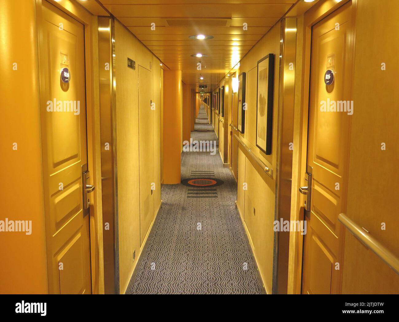 Cruise ship interior hallway hi-res stock photography and images - Alamy