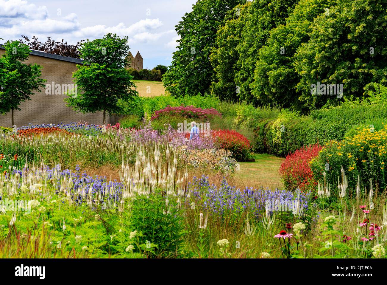 A colourful mid summer display of herbaceous planting by Piet Oudolf at ...
