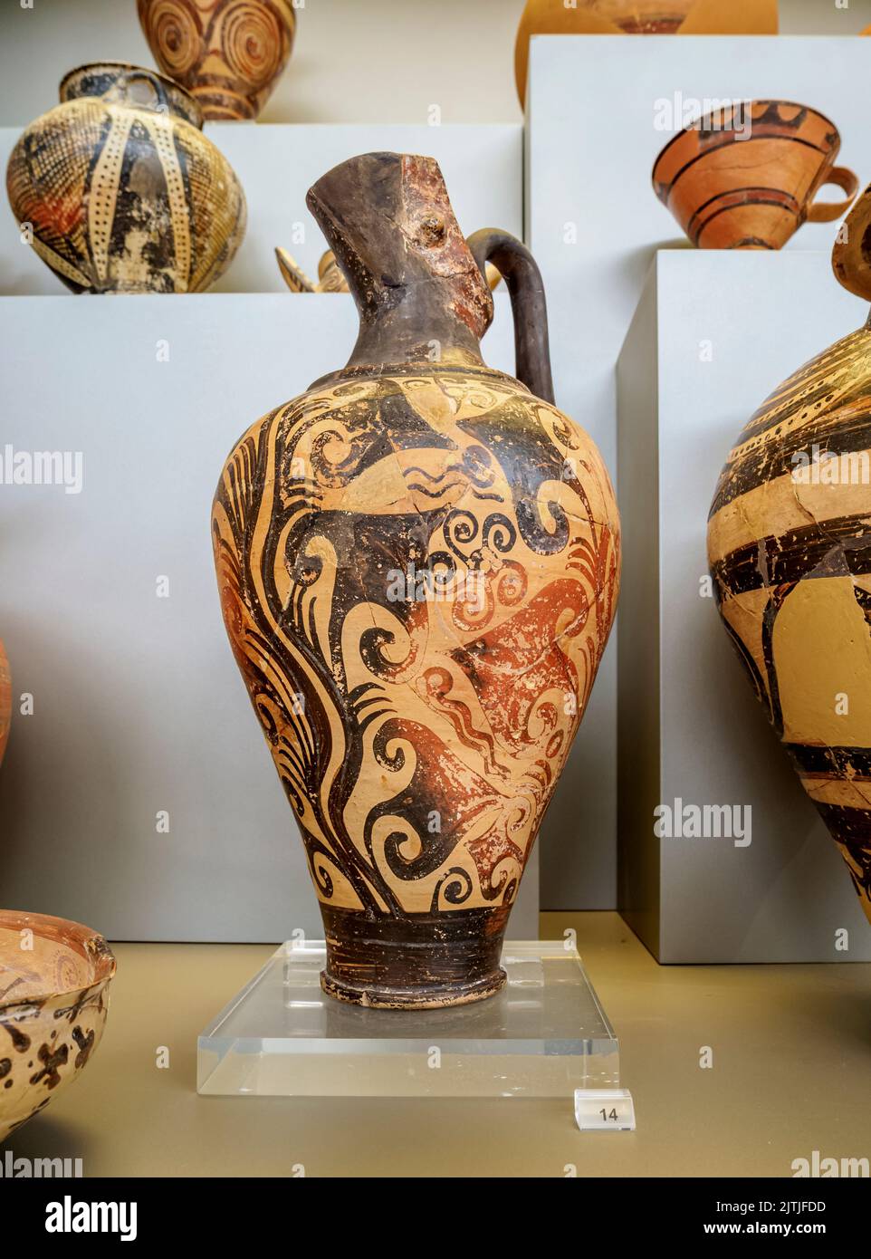 Athens greece museum vase hi-res stock photography and images - Alamy