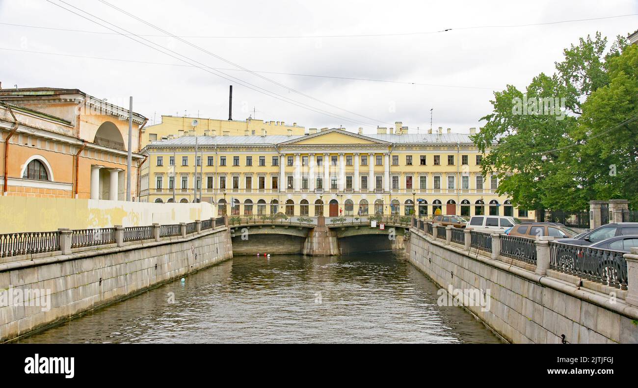 St petersburg canals bridges hi-res stock photography and images - Alamy