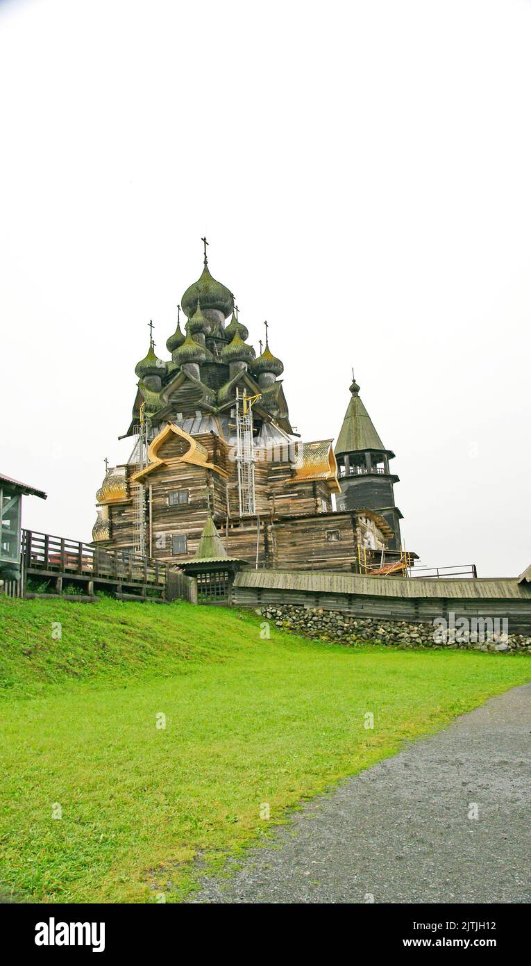 Typical Russian architecture in Mandrogi in the Russian Federation ...
