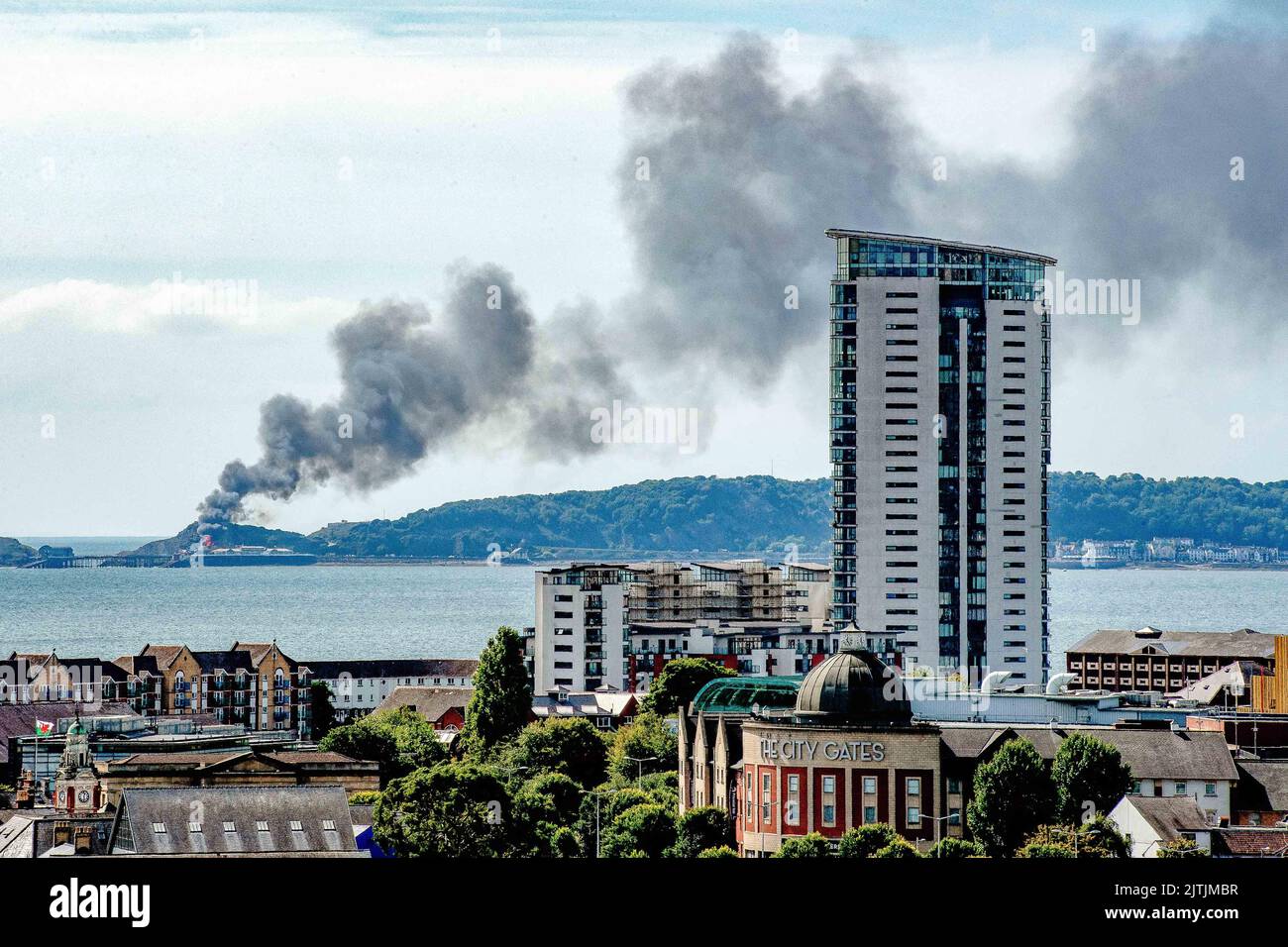 Fire at building near mumbles pier hi-res stock photography and images ...