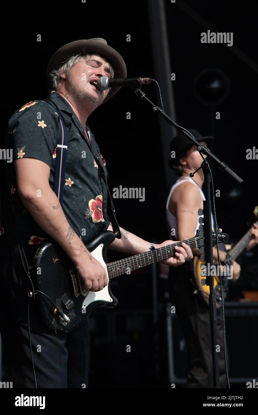 Peter Doherty on stage with the Libertines at Victorious Festival 2022 ...