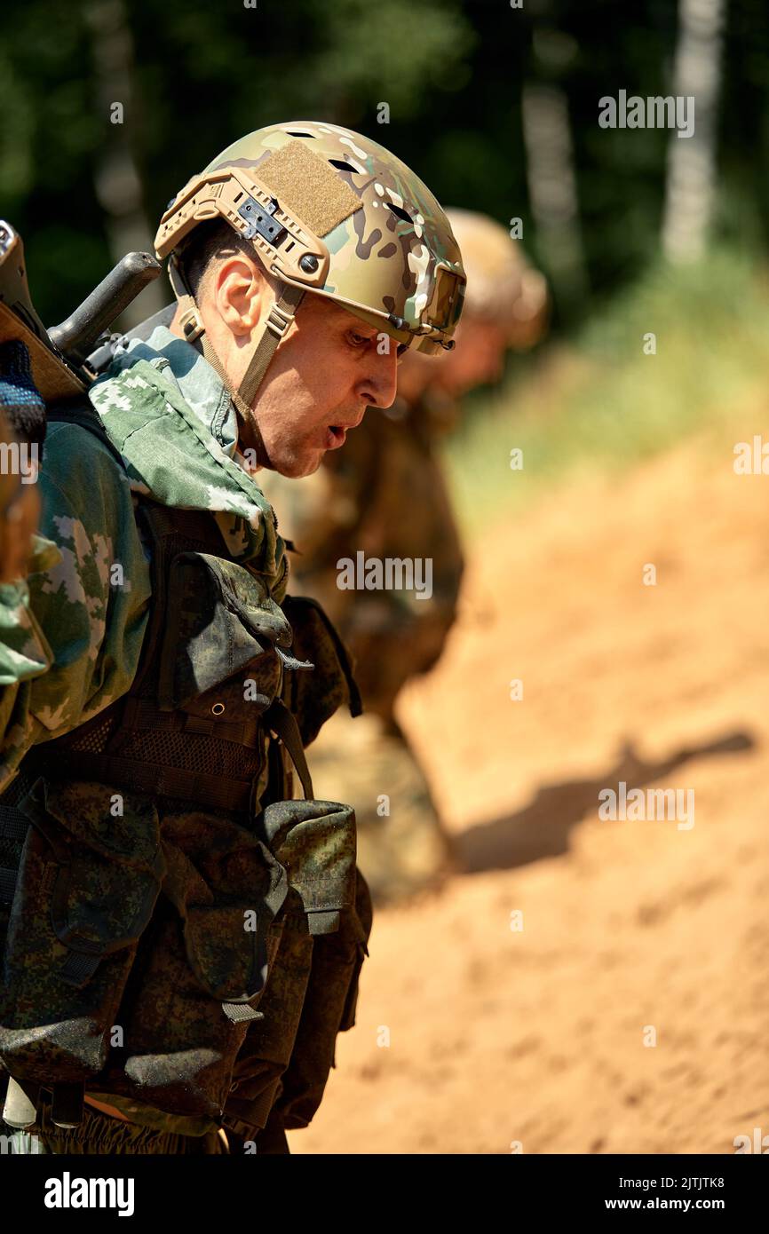 Full military experience - One day commando - running through the water ...