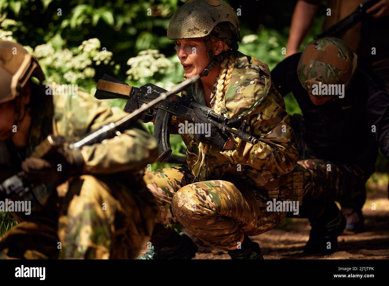 Full military experience - One day commando - running through the water ...