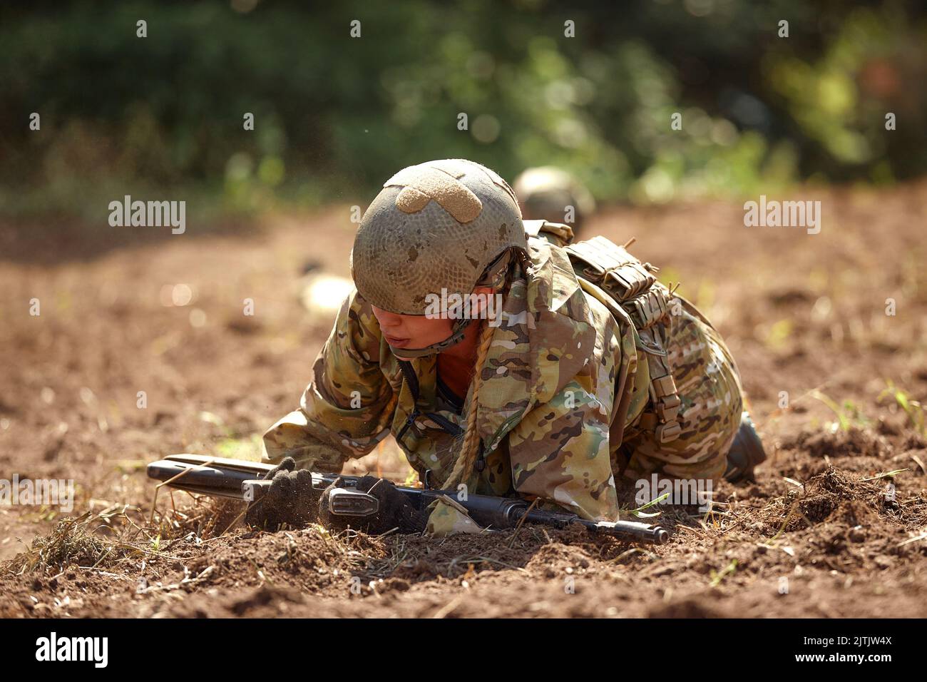 Full military experience - One day commando - running through the water ...