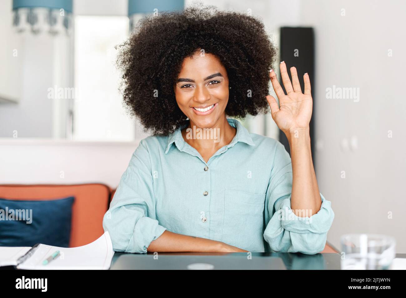 Office people saying hello hi-res stock photography and images - Alamy