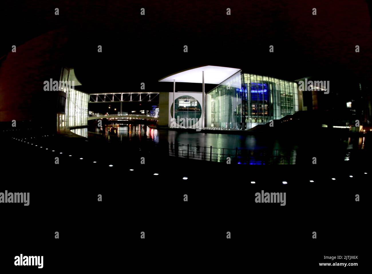 Federal chancellery berlin street light hi-res stock photography and ...