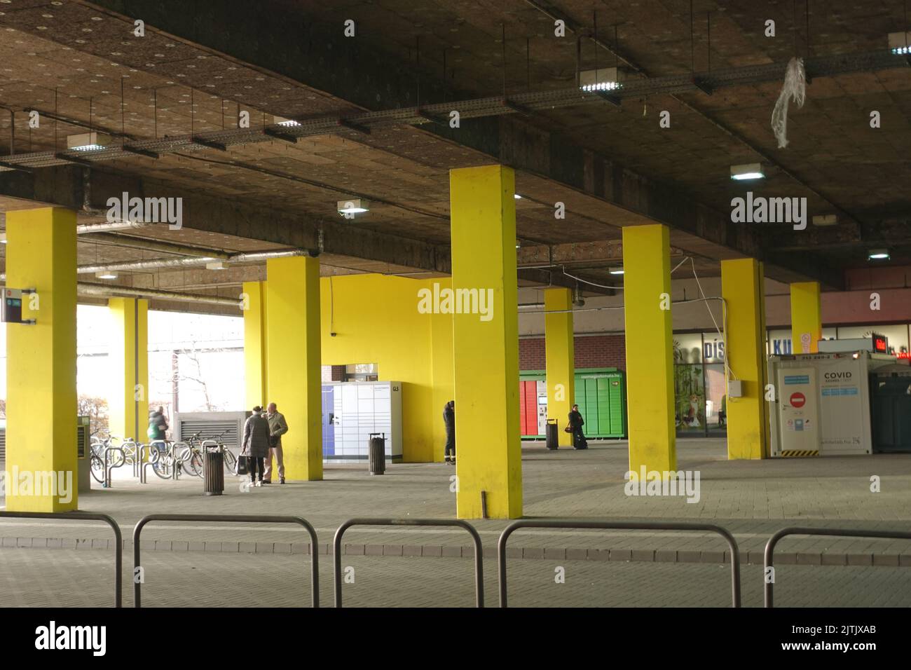 Bus stop area hi-res stock photography and images - Alamy