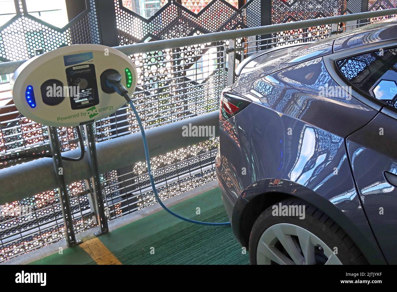 In an ev charging only bay hi-res stock photography and images - Alamy