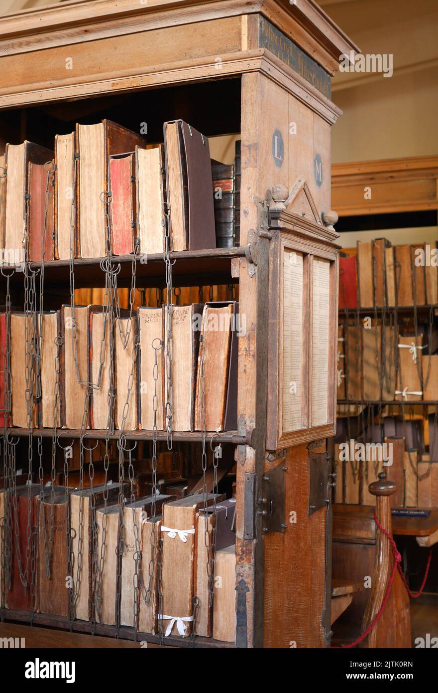 Chained books in hereford library hi-res stock photography and images ...