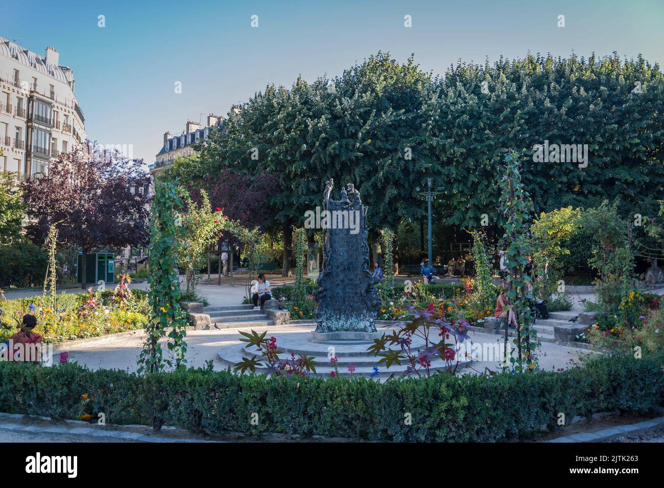 Square rene viviani paris hi-res stock photography and images - Alamy