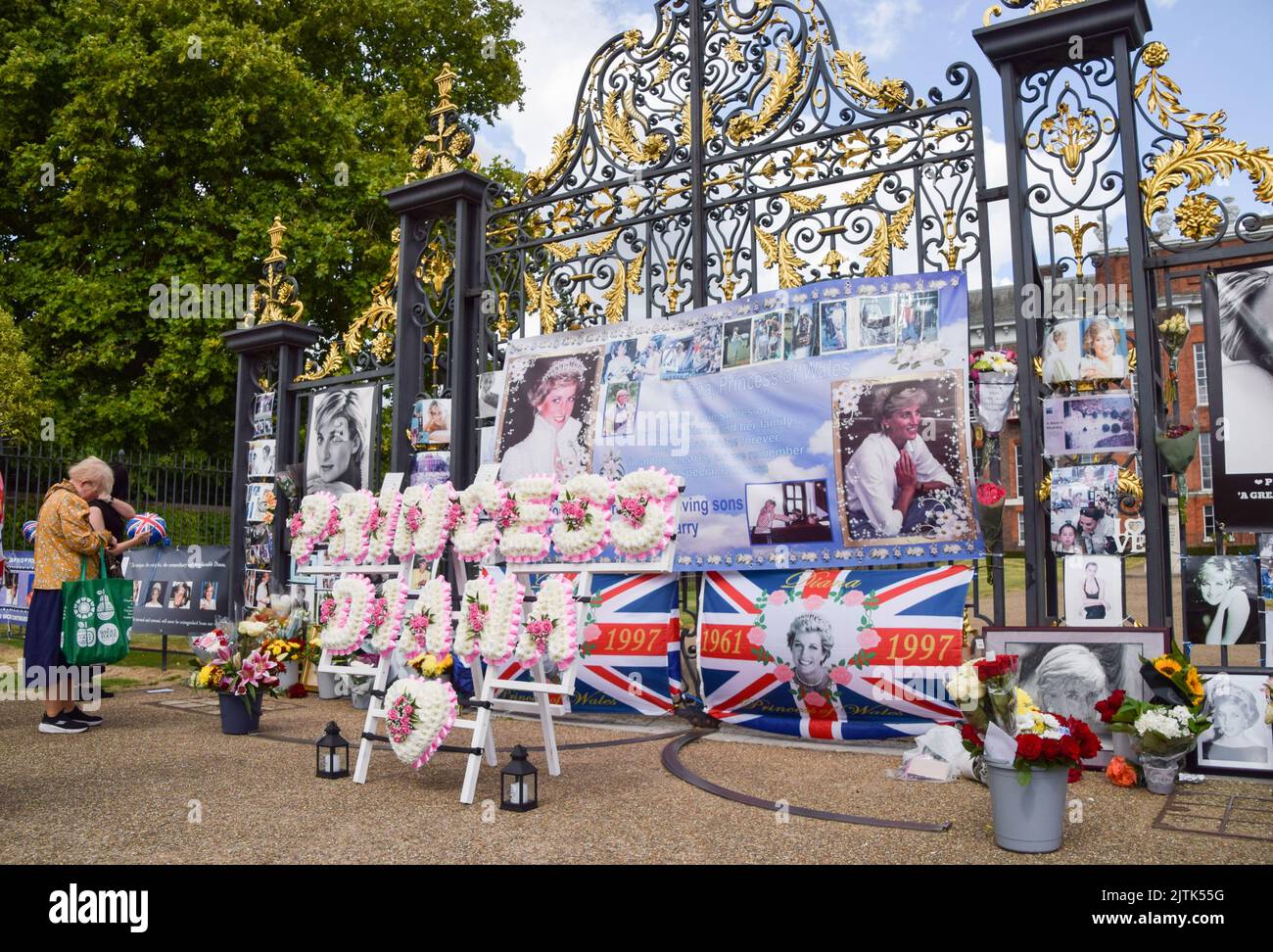 Flowers and tributes to Princess Diana seen outside Kensington Palace ...