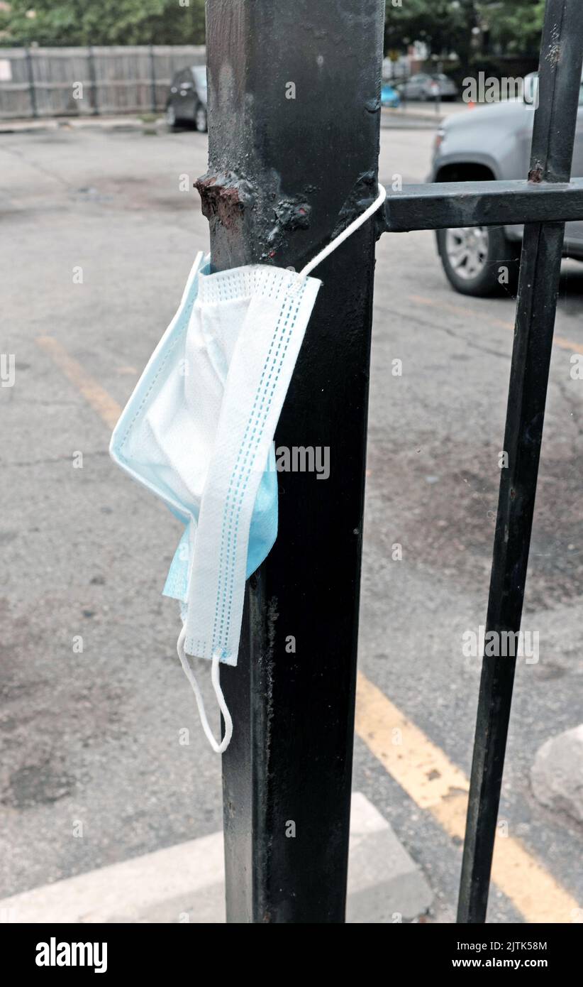 2022 mask hi-res stock photography and images - Alamy