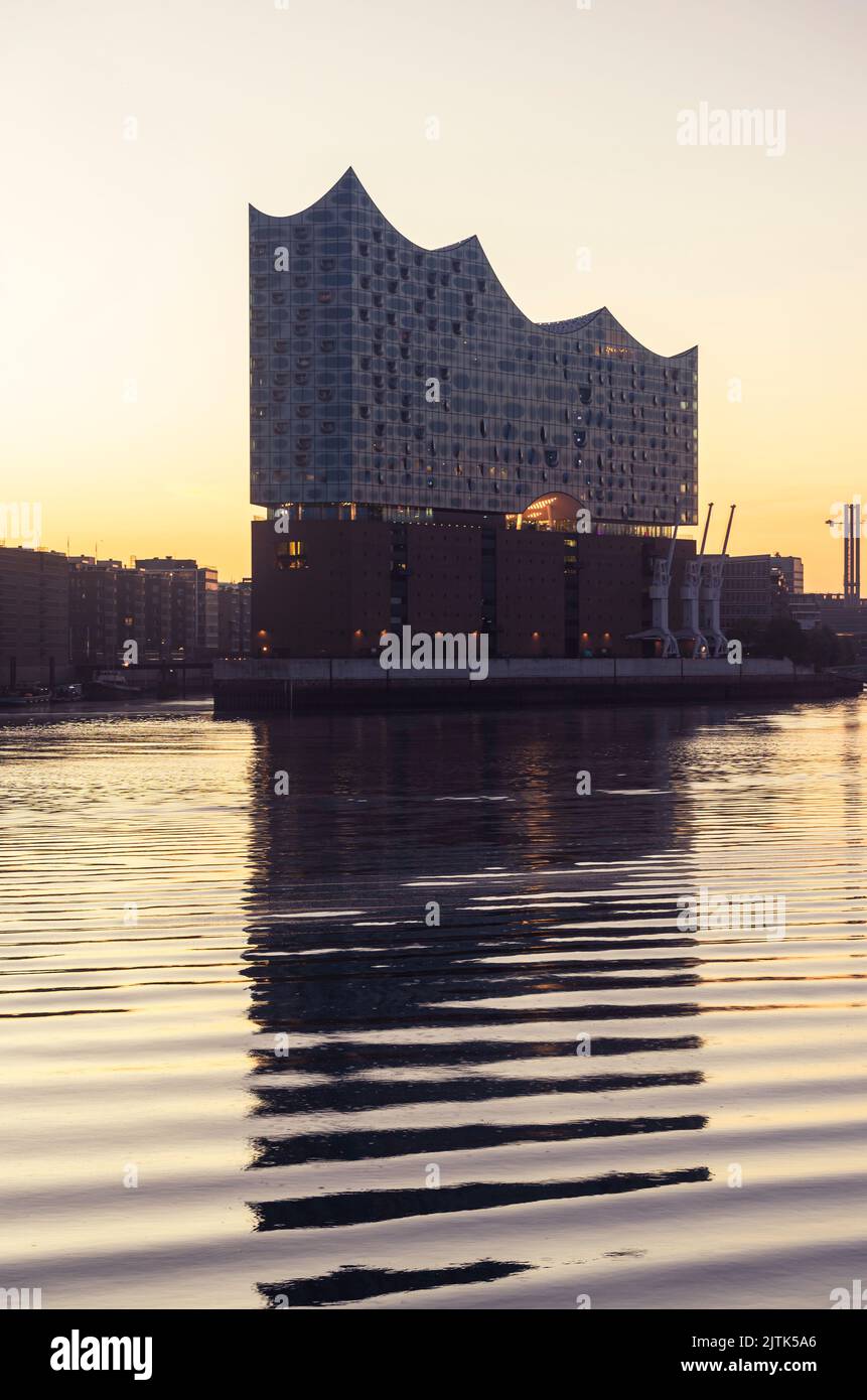 The Elbe Philharmonic Hall and Hamburg skyline reflected in the river ...