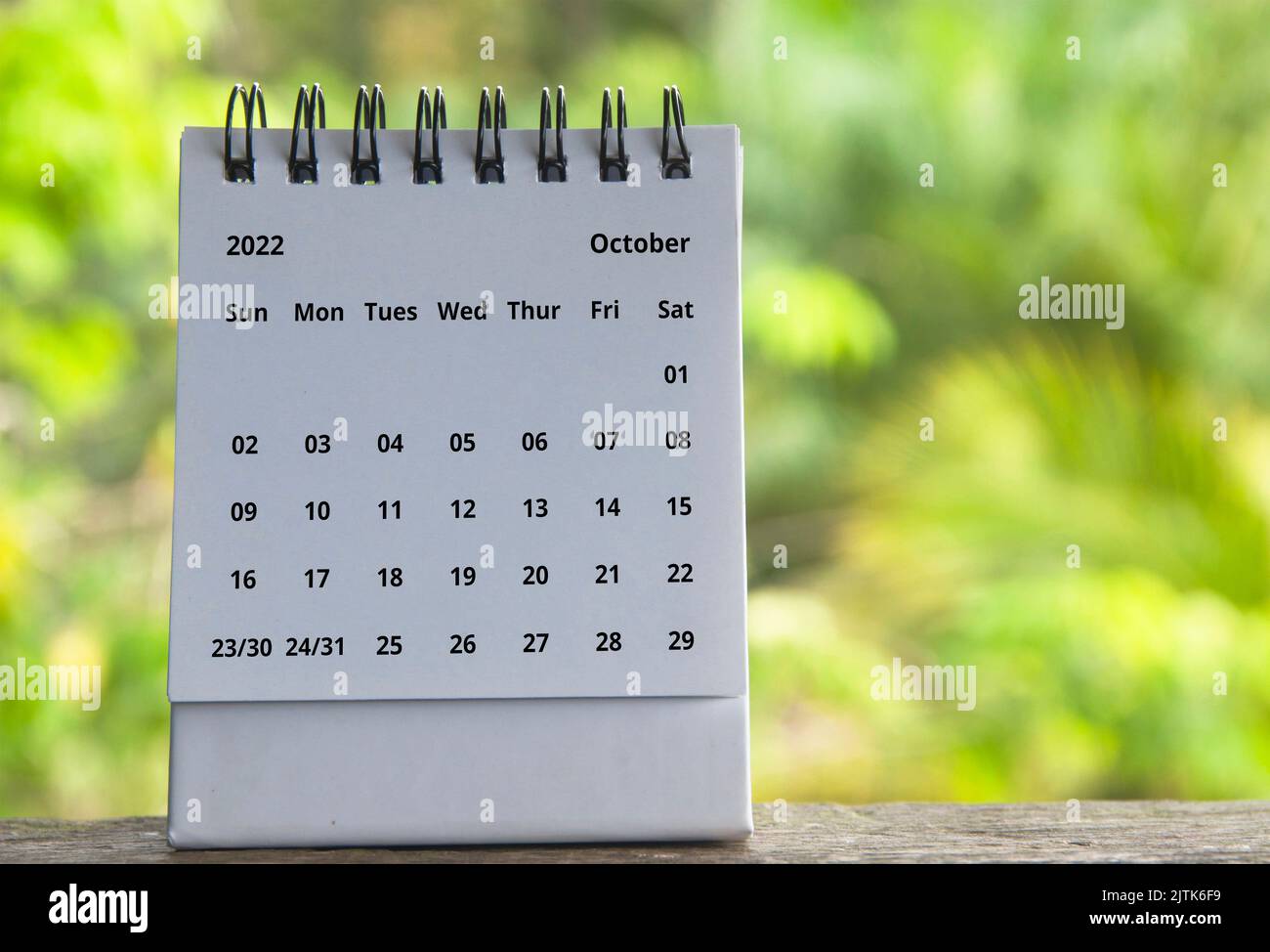 October 2022 calendar with customizable space for text or ideas. Copy ...