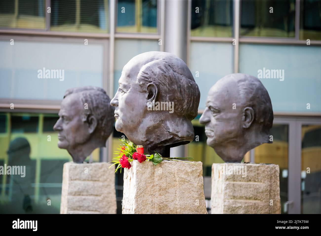Axel springer skyscraper hi-res stock photography and images - Alamy