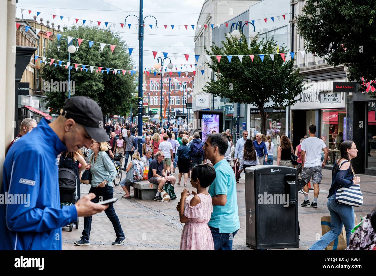 Consumers habits hi-res stock photography and images - Alamy