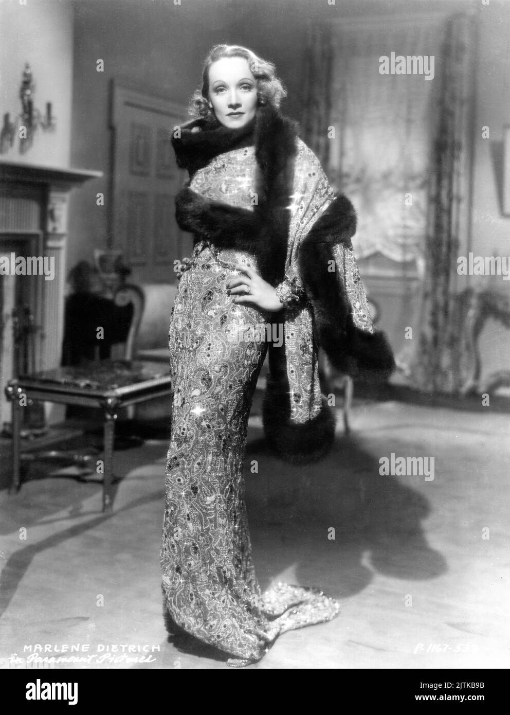 MARLENE DIETRICH in ANGEL 1937 director ERNST LUBITSCH costumes Travis ...