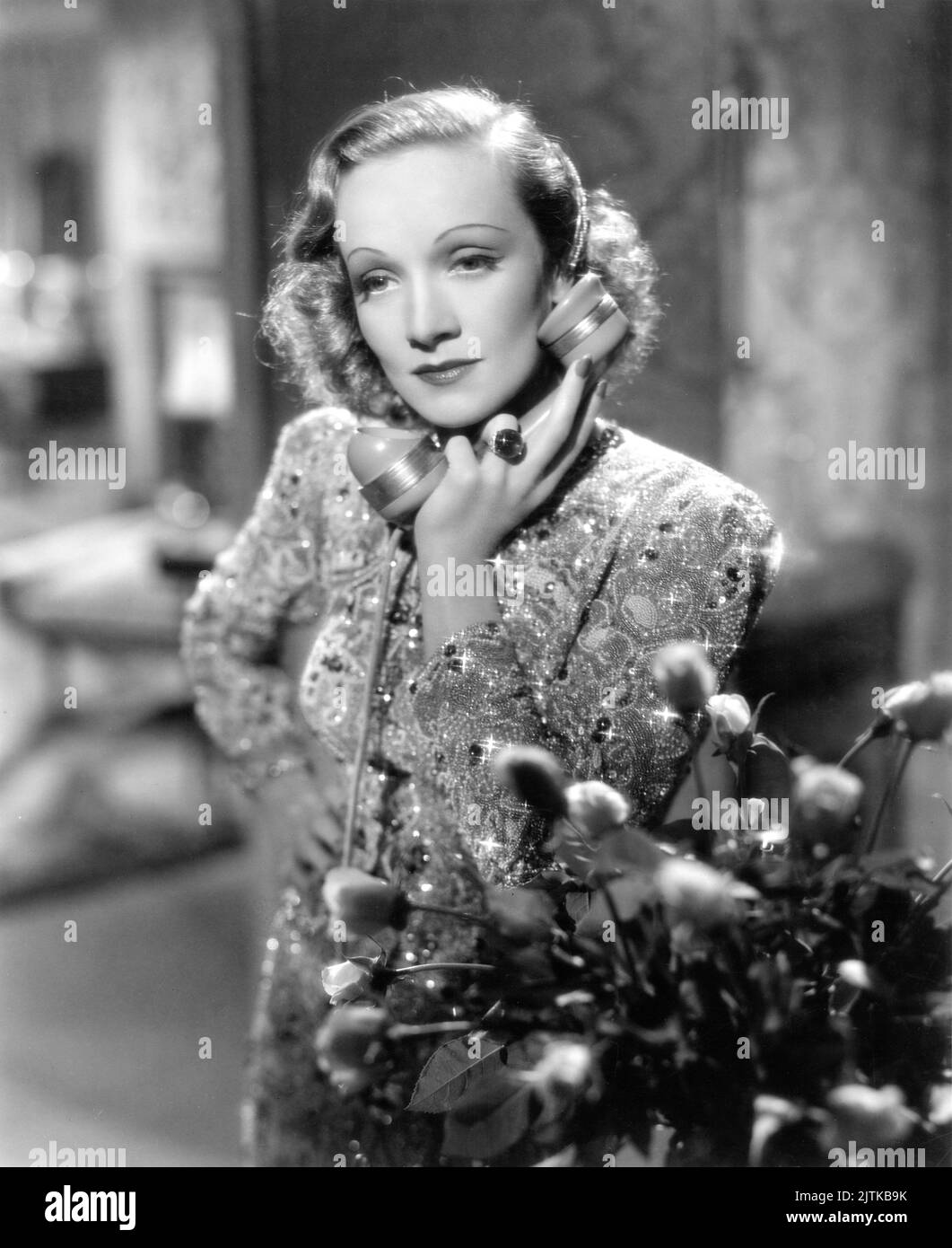 MARLENE DIETRICH in ANGEL 1937 director ERNST LUBITSCH costumes Travis ...