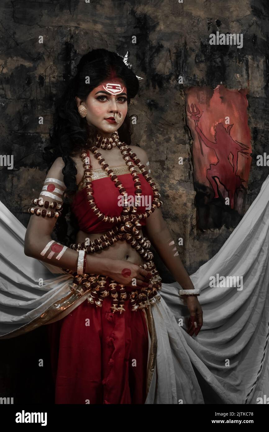 Concept Agomoni shoot-Forms of Parvati with traditional dress like ...
