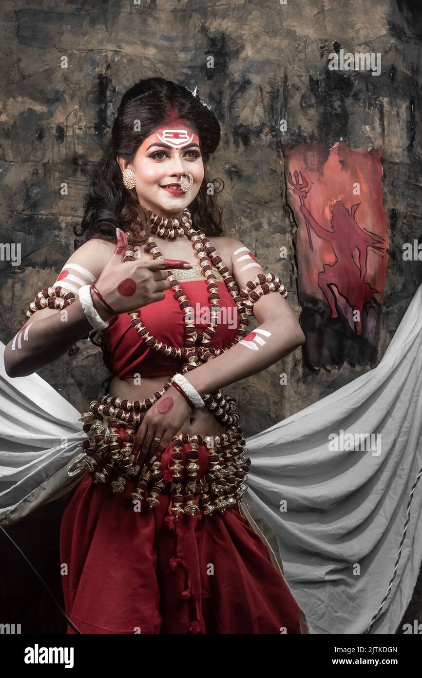 Concept Agomoni shoot-Forms of Parvati with traditional dress like ...