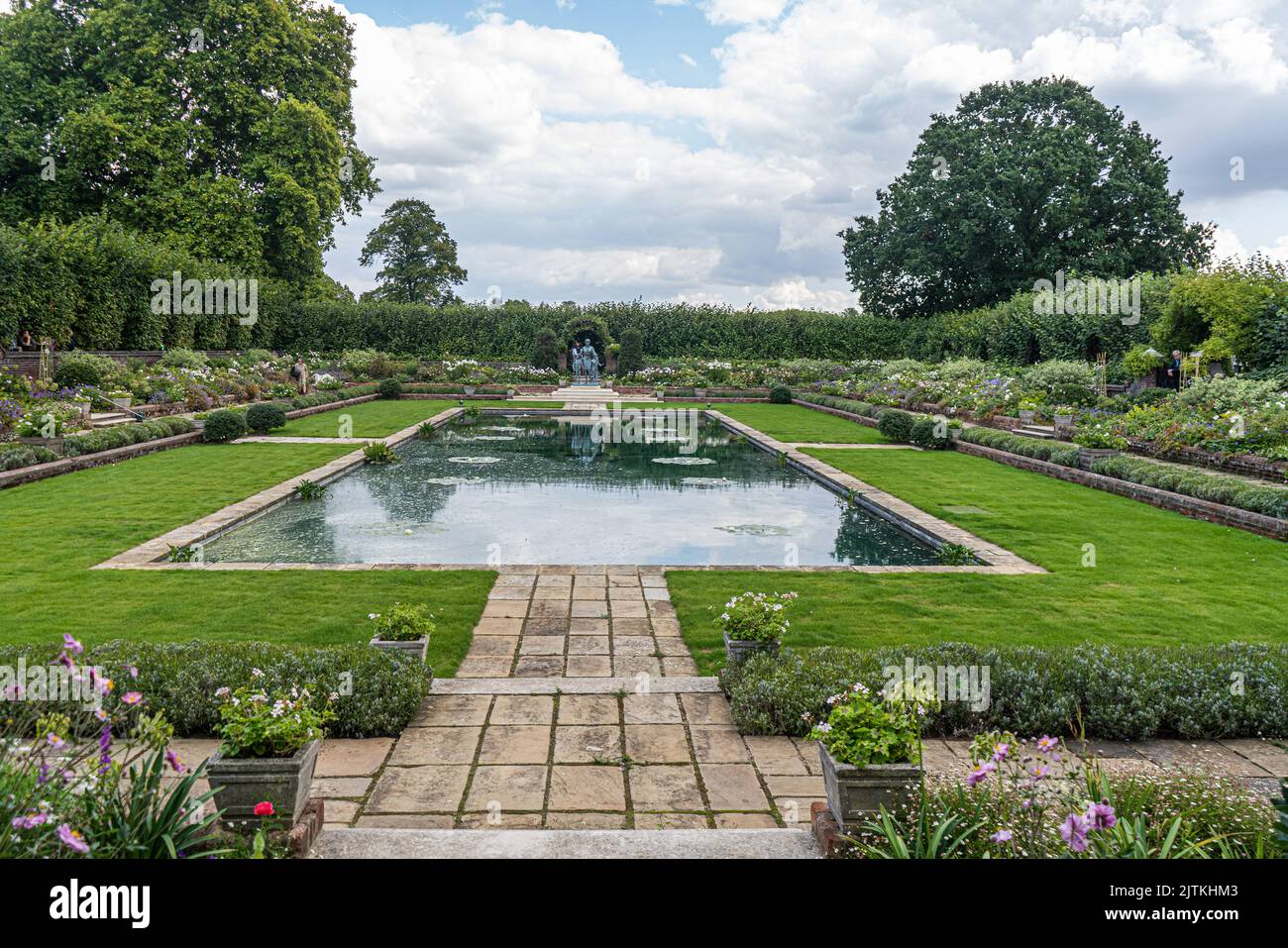 31 August 2022: Princess Diana 60th birthday memorial statue, Sunken ...