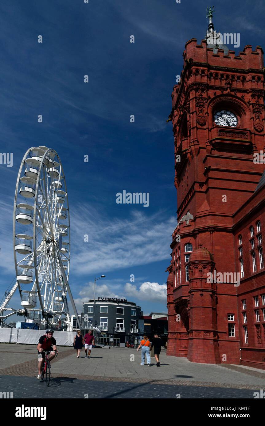 Cardiff bay ferris wheel hi-res stock photography and images - Alamy