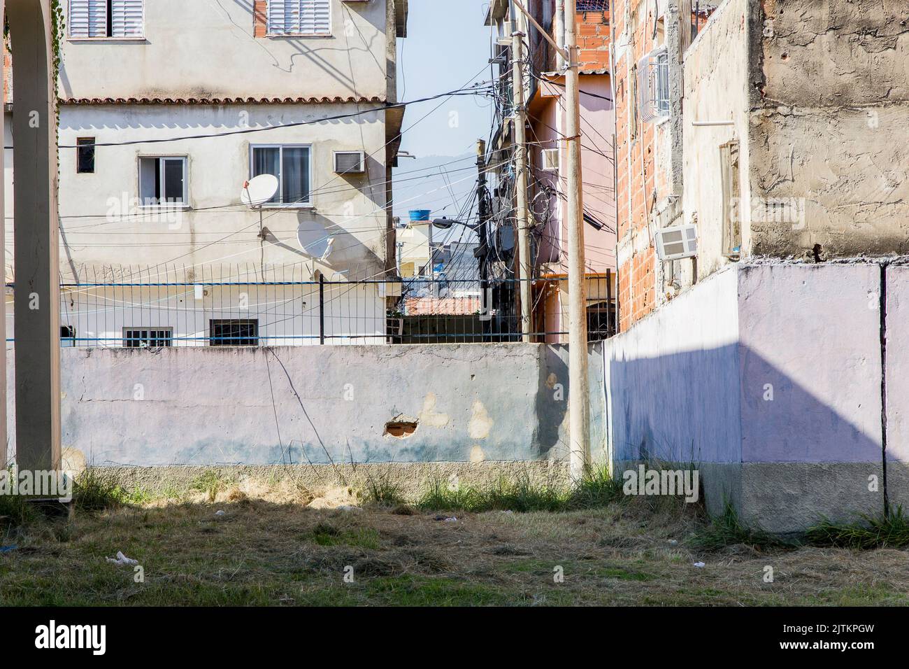 view of manguinhos community house in rio de janeiro Brazil Stock Photo ...