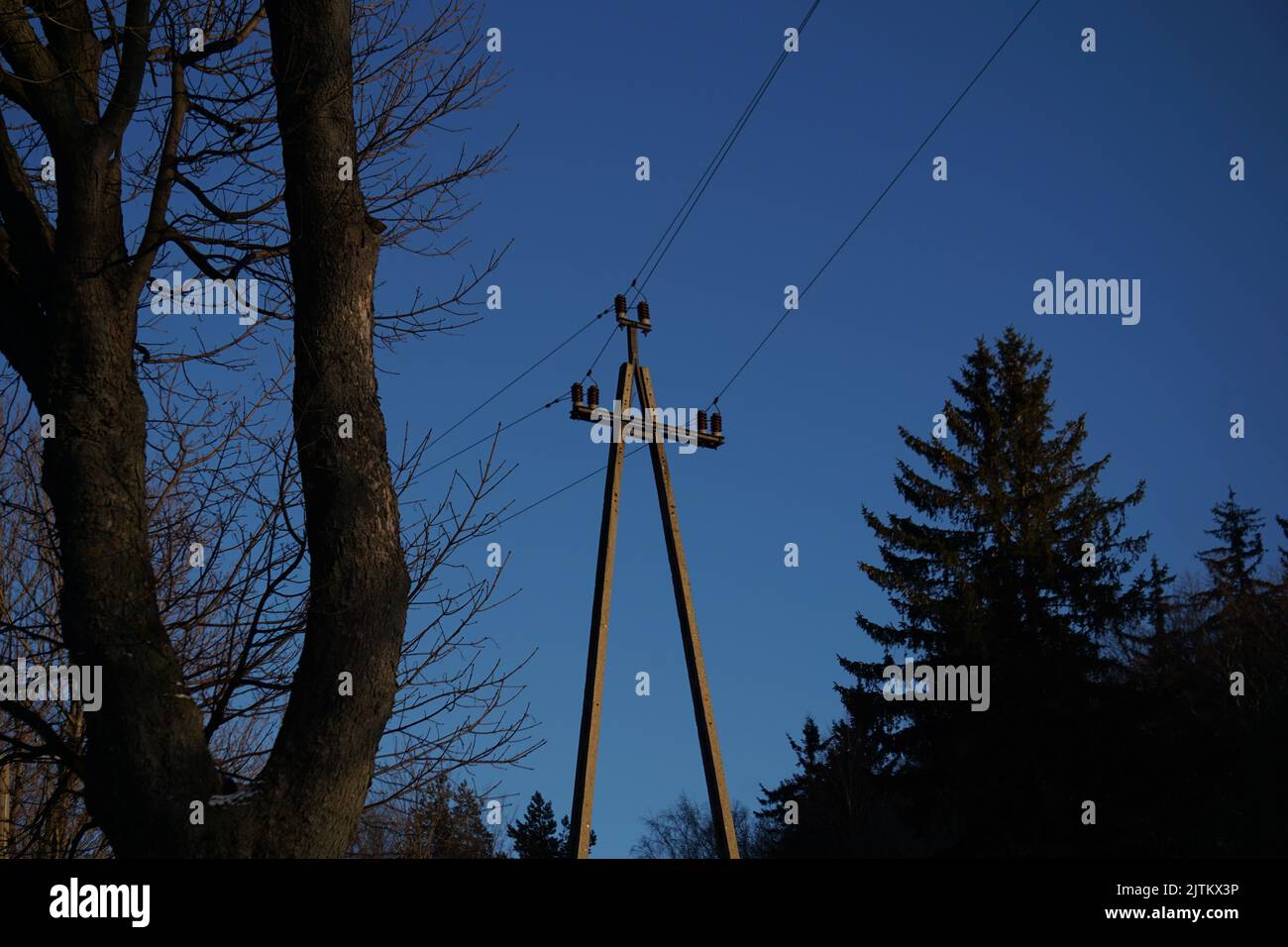 Utility pole electrical wires hi-res stock photography and images - Alamy