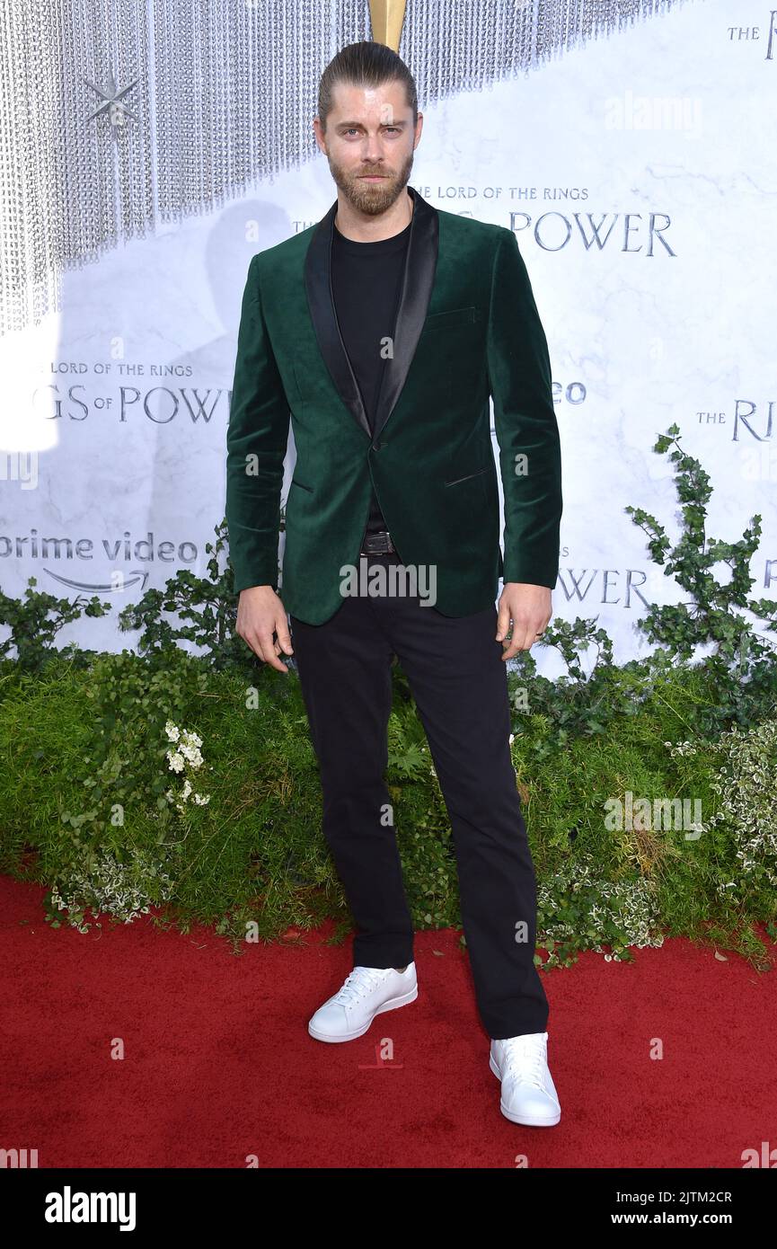 Rebecca Breeds And Luke Mitchell 2022